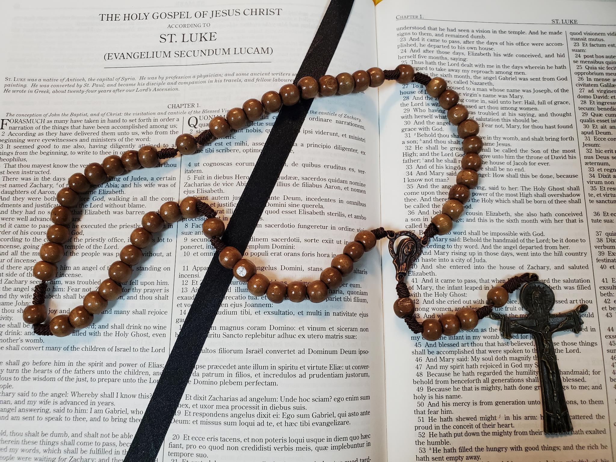 Wooden Holy Trinity Rosary - The Founders Tradin Post